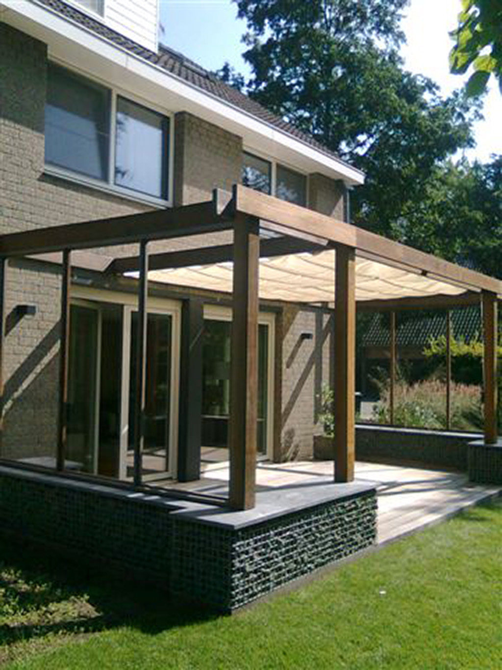 Keramische Tegels: Moderne tuinoverkappingen